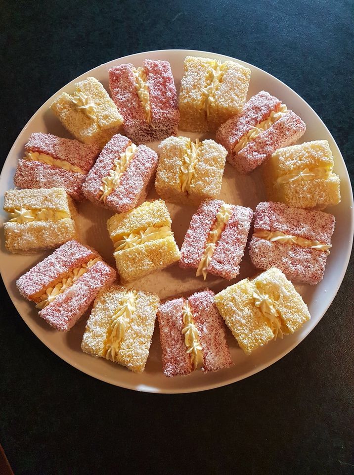 Pink Lamingtons and Lemong-tons
